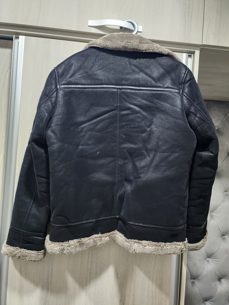 Продам куртки женскую и мужскую