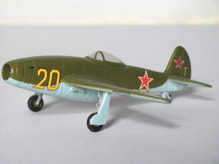 Сборная модель самолета Як-15 (1/72)