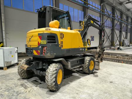 Mini ekskovator xizmati
