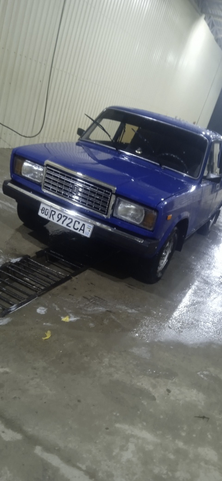 Jiguli 2107 sotiladi