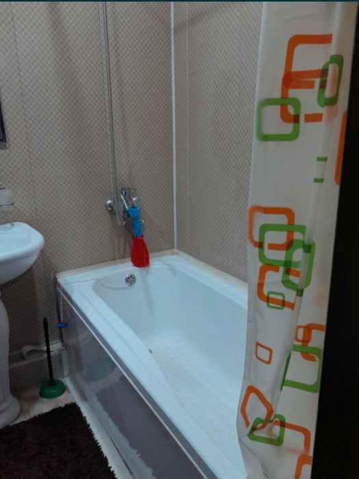 Срочно продаётся 2хком 1этаж с подвалом