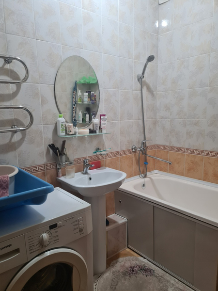 Продам Кв-2ком-2-4( Институт культуры) салон алиса.  Мирзо улугбекский