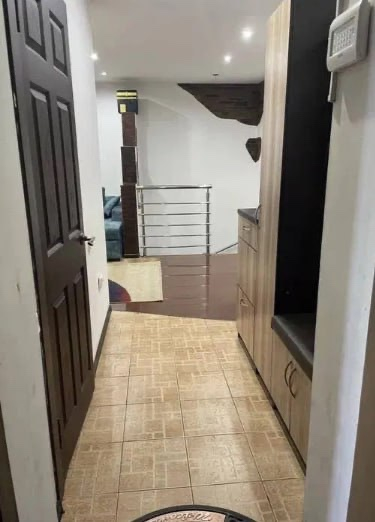 Саламатина можно под Офис подвал огород есть МЧС рядом 3х ком 1 этаж