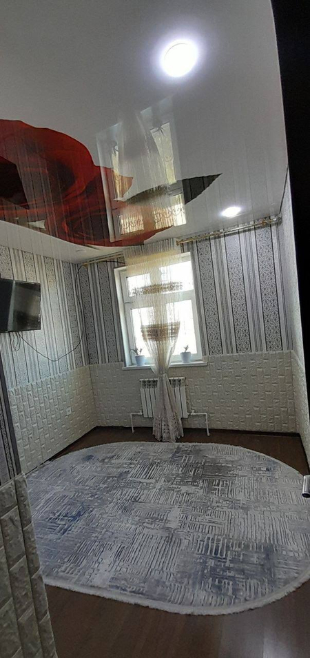 Guliston shaxar  6 mavzeda tayyor tamirlangan 3 xona uy