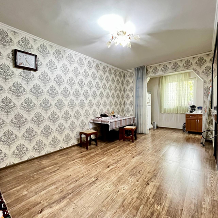 Срочно продается своя квартира Ттз Массив Феруза ЭКО базар Чимган