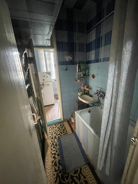 Чиланзар 21 квартал 2/2/4 Панельный дом, разделка, балкон 1,5*3