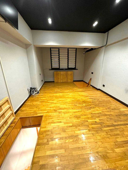 Офис м.Ойбек Ц-7 пос.Юж.Кореи 65 м² +подвал 20 м² ремонт 2-линия