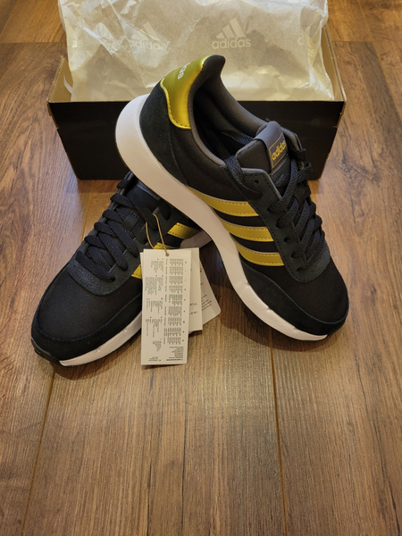 Женские кроссовки adidas
