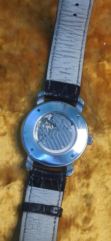 Vacheron Constantin Geneve 
Rimishoklari jigarang ariginal soat
Karobk