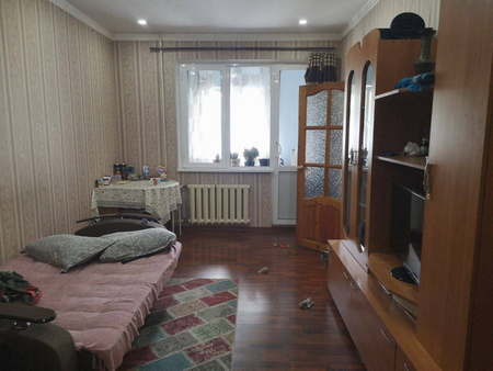 Ялангач Эко базар , 2/2/4 , 50м2 , балкон 1.5*3 , 57 000 у.е