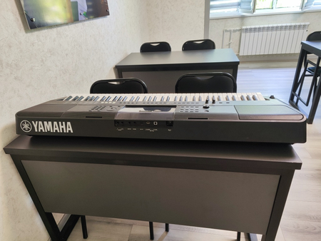 Синтезатор Yamaha PSR EW400