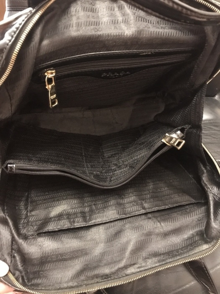 Сумка Prada в хорошем состоянии