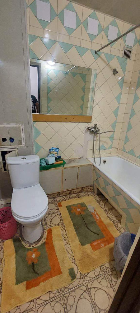 Продаётся квартира в Чиланзарсклм районе, кирпич, 2/4/4. 9 квартал