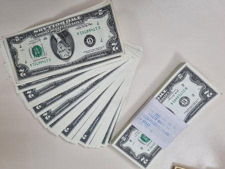 Продам купюры 2 долларов