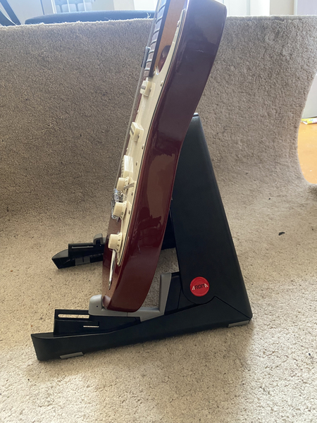 Gitaraga stoyka. Yangi