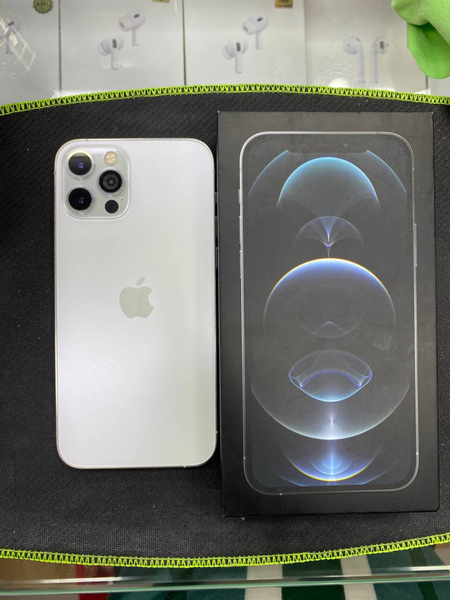 Iphone 12 pro karopka dakument 256 talik srochni sotiladi