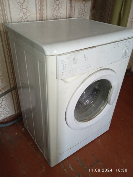 Стиральная машинка INDESIT