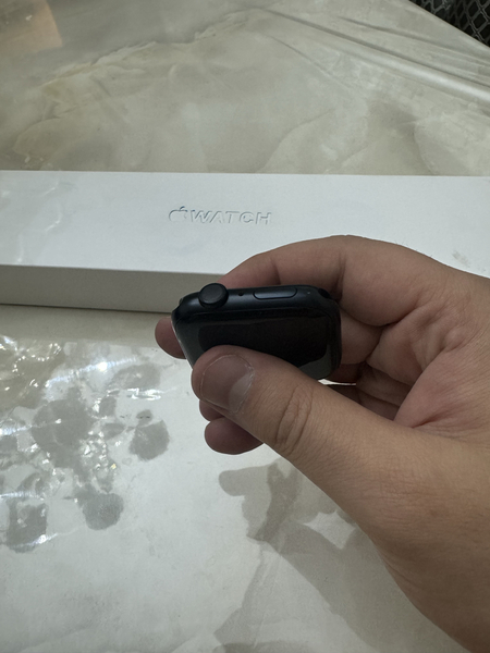 Apple watch 7 45 qora yengide.