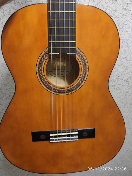 Gitara sotiladi Valencia