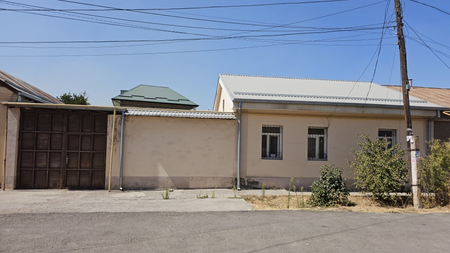 Продаётся дом с участком 4.4 сотки. Азербайджанский культурный центр