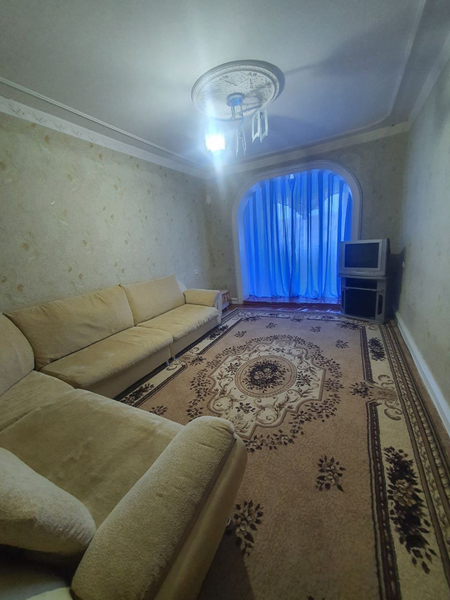 2 хоналик квартира сотилади (жихозлари билан)