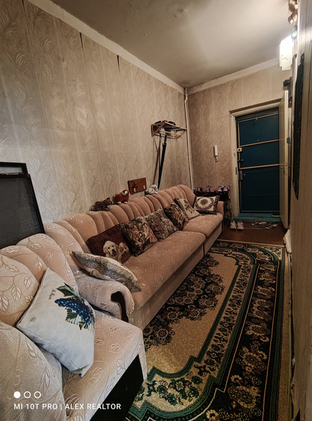 Продам 2в3 ком Сергели 8 Хокимият 65м² среднее состояние