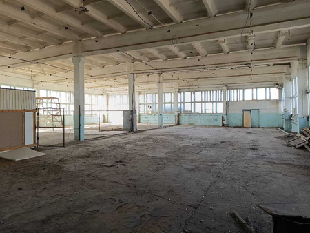 Hamma qulayliklarga ega bo'lgan Tekistil fabrikasi.
