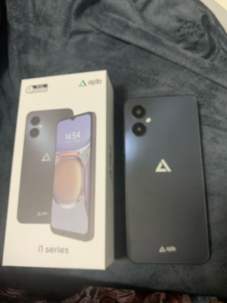 Ajib  i1 telefoni yangi