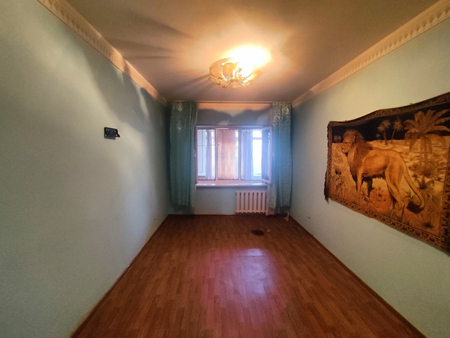 Продаётся 2х ком квартира на 2 этаже, 6М,балкон, ор:6 мкр,Мадина марке