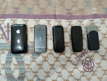 Telefonlar sotiladi