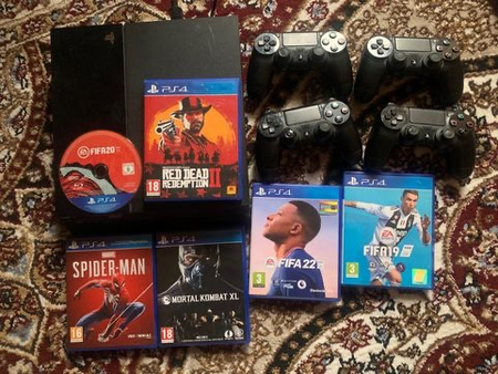 PlayStation 4 срочно сотилади
