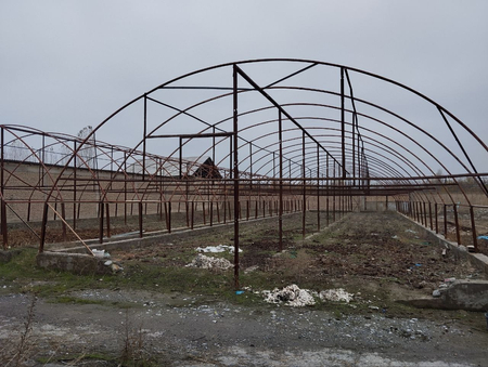 Иссикхона сотилади  саккиз сотих