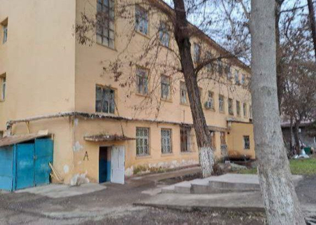 Общежитие сотилади . Аския базар олдида