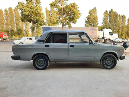 Vaz Lada 2107 sotiladi