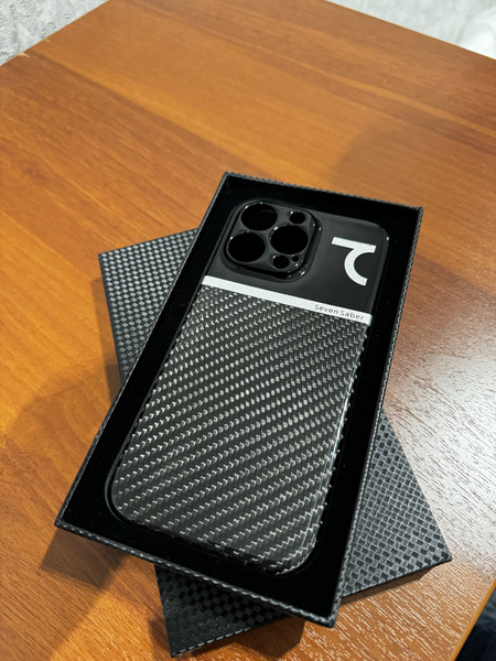 Карбоновый чехол 7Saber для IPhone 15 Pro