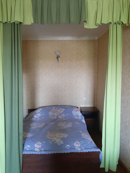 МЕТРО ХАМЗА.  50 м2.  1 переделенная в 2 х. Аренда квартира СРОЧНО