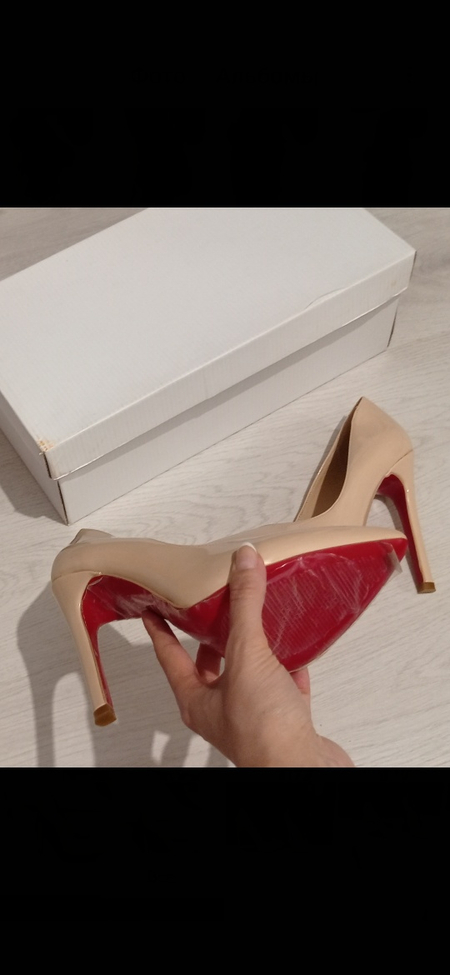 Louboutin из натуральной кожи. Новые! 35р