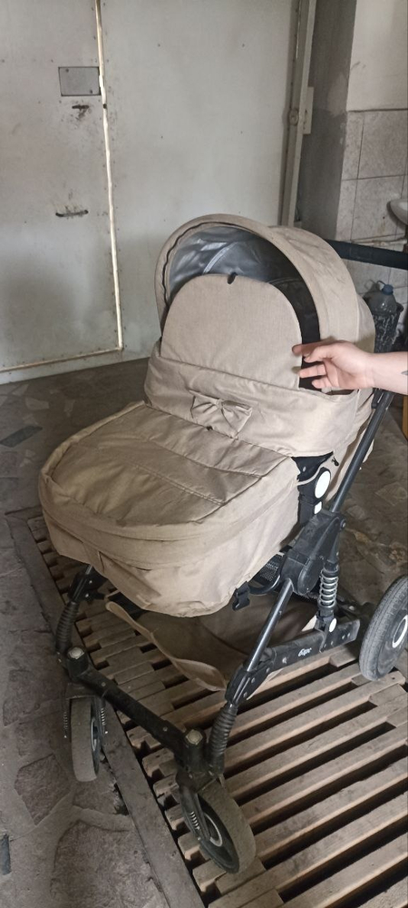 Продам две детские коляски.