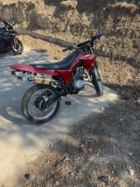 Enduro 200cc sotiladi