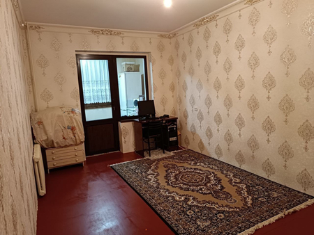 Олмозор тумани коракамиш 2/4да 4 хонали уй сотилади