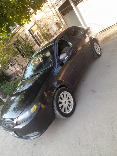 Lacetti gentra srochni sotiladi