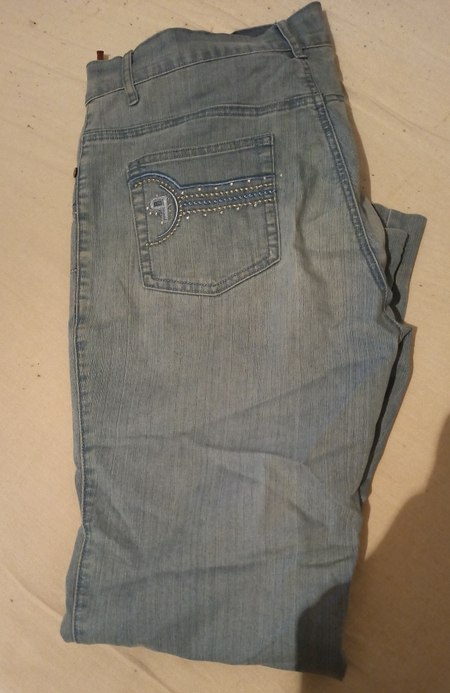 Продам женские джинсы