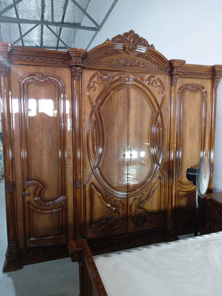 Mebel sotiladi srochna