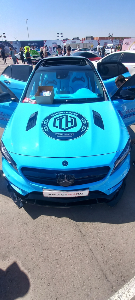 Рекламные наклейки на авто