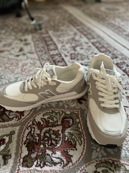 Продаю женскую кроссовки Nike оригинал