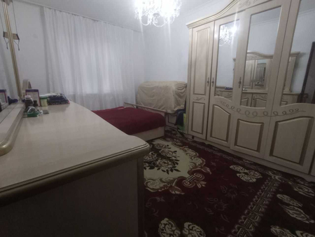 Продается 3-х комнатная квартира на Юнусабаде 4/4 ул Чинобод (J872)