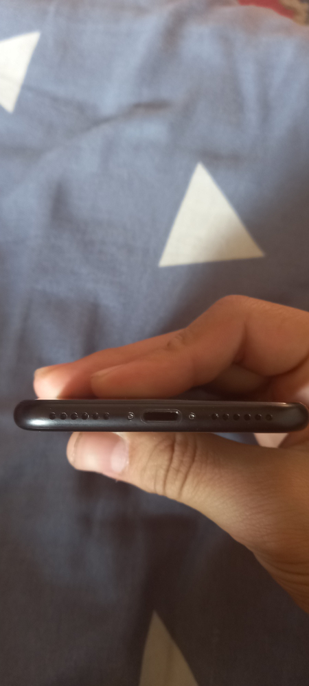 I phone 7 Black rang 128gb ideal
