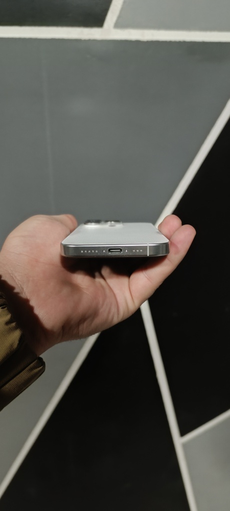 Продается iPhone 16 pro 128gb