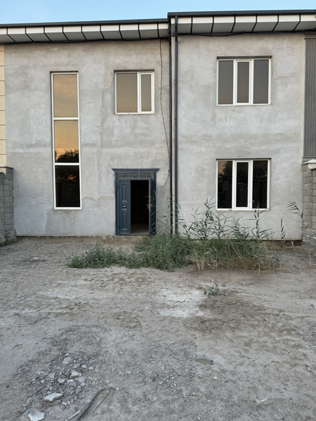 Xongqa yo’lida ikki benzin zaprafka orqasida 280kv hovli joy