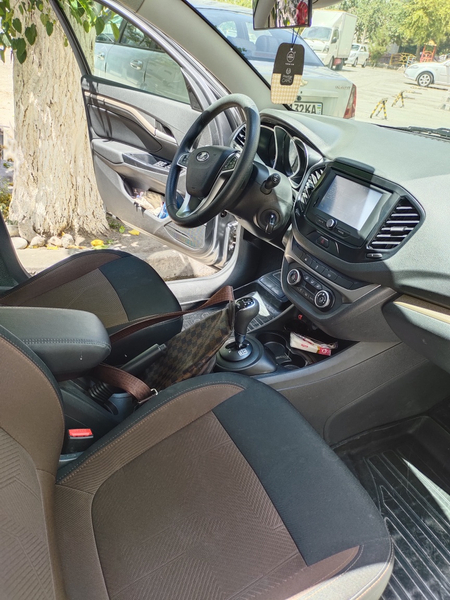 Lada Vesta ideal xolatida 2019-yil, Full oxirgi pazitsiyasi ROBOT.